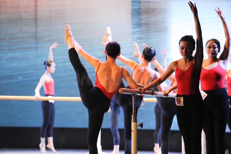 Training for the Barre-Basic Dance Training Course Editorial ...