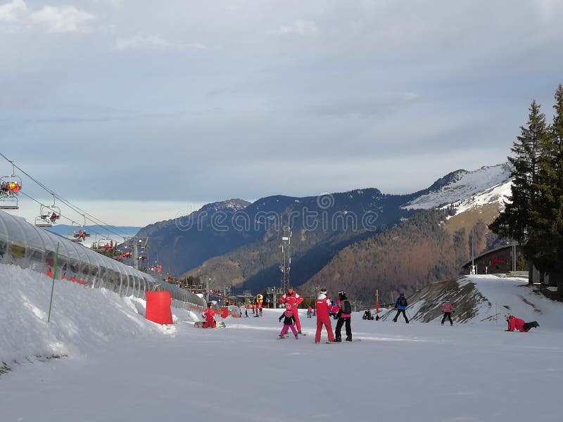 Training ski slope editorial photography. Image of french - 135751317