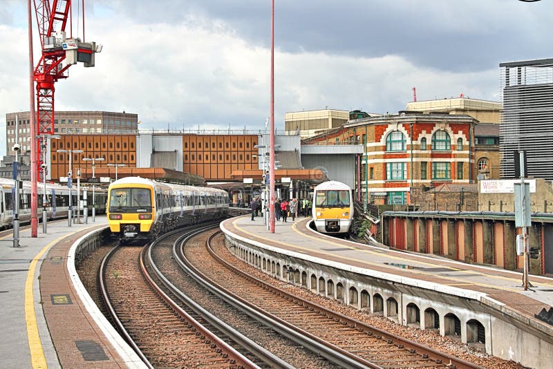 Trains at Platform, London Bridge Station. Editorial Image - Image of ...