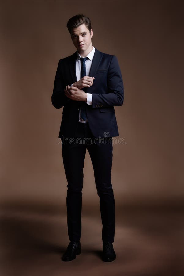 Traje Elegante Para El Chulo Foto de archivo - Imagen de moderno, bueno ...
