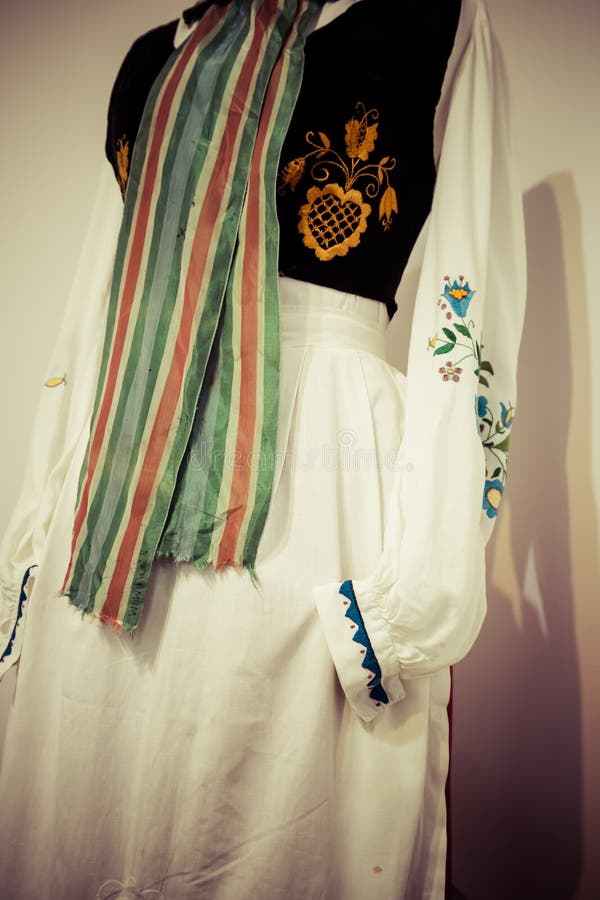 Traje polaco tradicional foto de archivo. Imagen de retro - 75217712