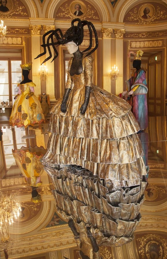 Traje barroco imagen de archivo. Imagen de sombrero, edad - 191251