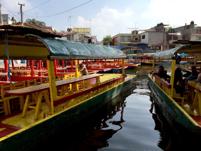 Trajineras en xochimilco stock photo. Image of competition - 2783804