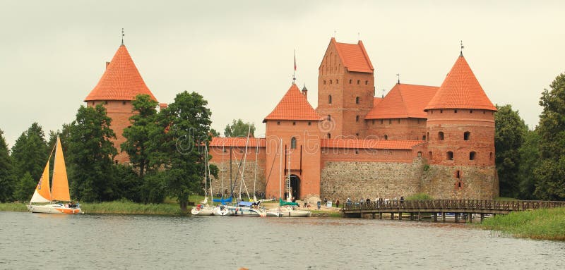 Trakai castle editorial stock image. Image of moat, fortress - 33038554