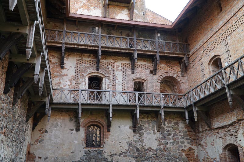 Medieval castle in Trakai editorial photo. Image of palace - 319378326