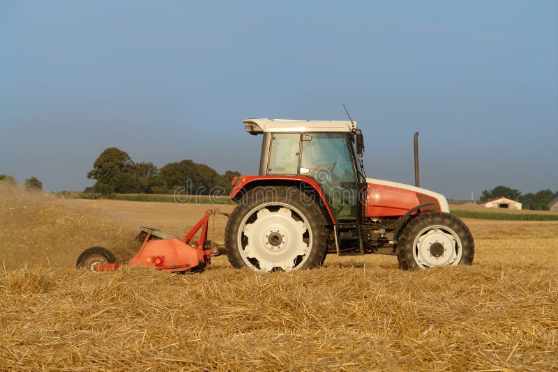 Tractor_field_2 stockfoto. Bild von field, frühjahr, bewirtschaften ...