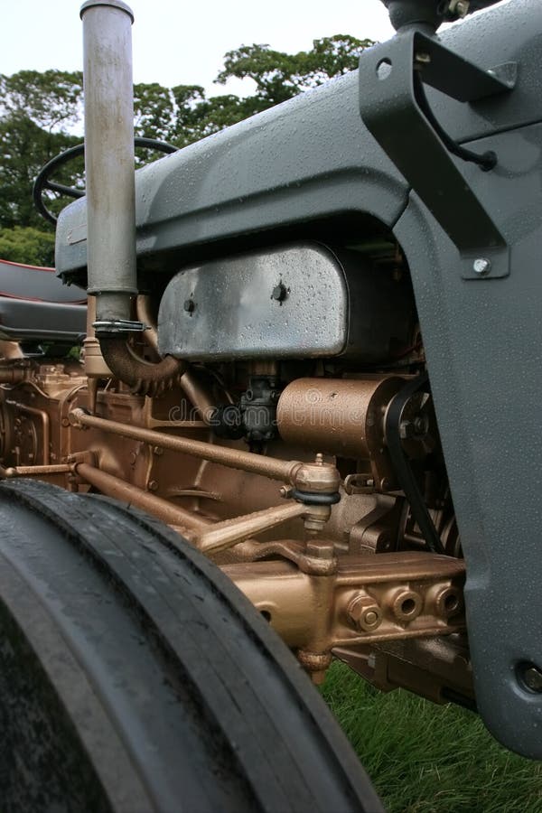 Traktormotor stockbild. Bild von transport, horizontal - 17768467