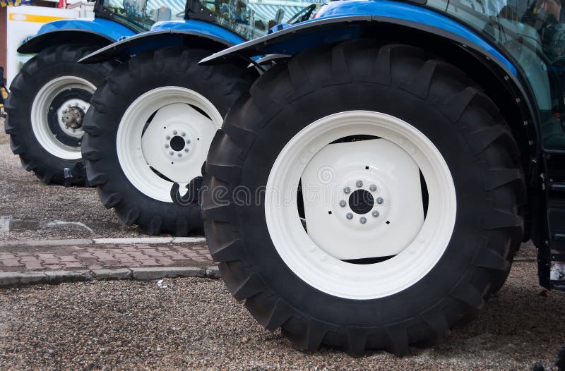 Traktorrad stockfoto. Bild von schritt, traktor, landwirtschaft - 15154888