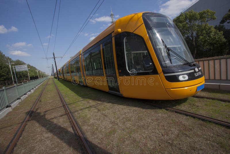 Tram in Shanghai redactionele stock foto. Image of toerisme - 103170668