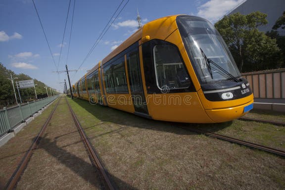 Tram in Shanghai redactionele stock foto. Image of toerisme - 103170668