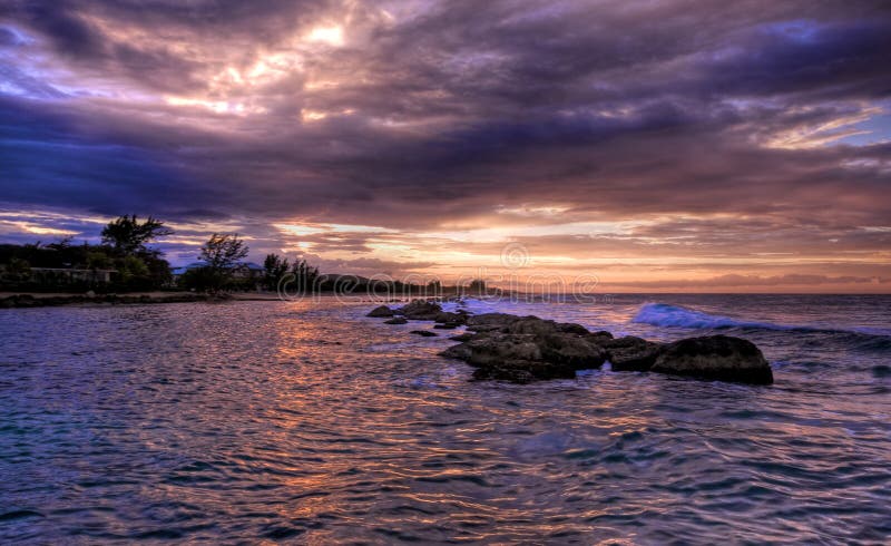 Tramonto Giamaicano E Rocce (HDR) Immagine Stock - Immagine di lido ...