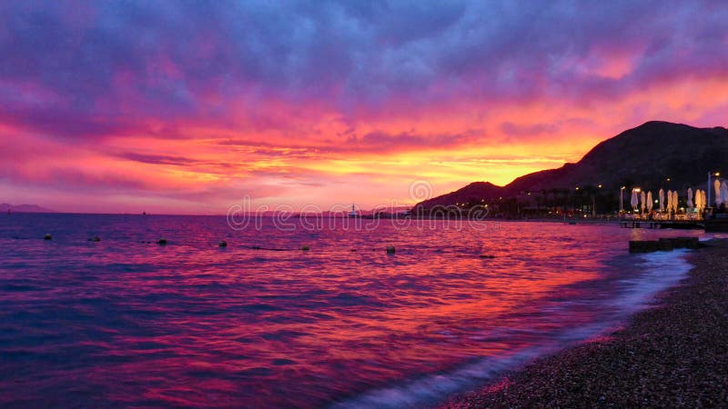 Tramonto Rosa Meraviglioso in Eilat Immagine Stock - Immagine di acqua ...
