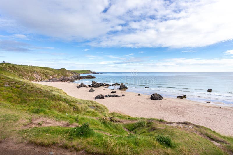Tranquil Beach Scene with a Pristine Shoreline in Durness Bay, Scotland ...