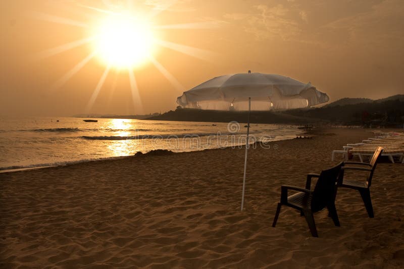 Tranquil Beach Sunset Picture. Image: 15671849