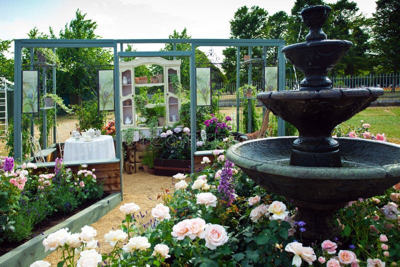 Tranquil garden stock image. Image of hedge, landscaped - 59510359