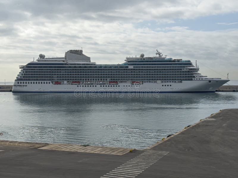 Transatlantic Ship Berthed in the Port of Alicante Editorial ...