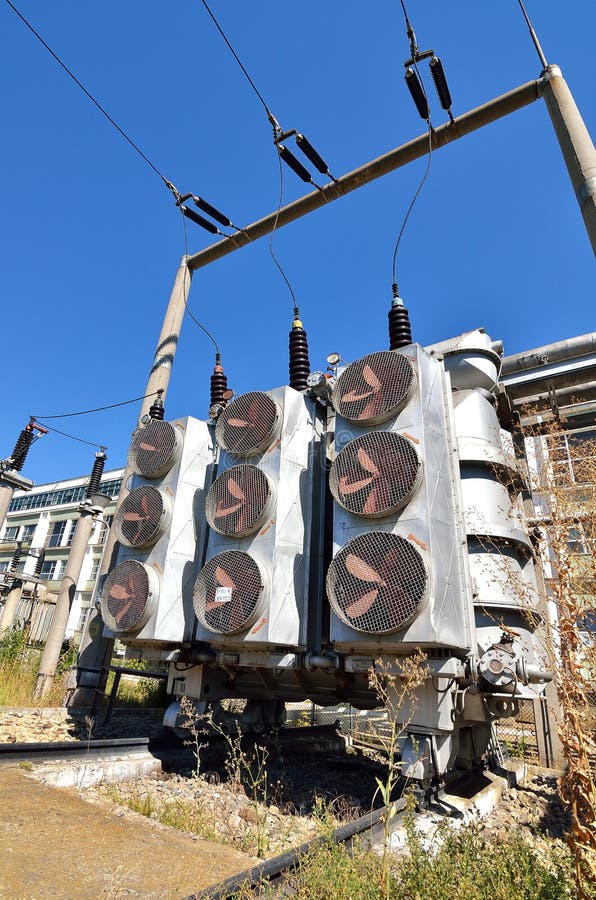 Transformador de poder foto de archivo. Imagen de eléctrico - 33211332