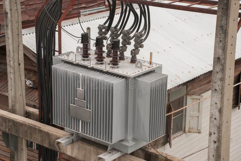 Transformador de poder imagen de archivo. Imagen de sistema - 41895551