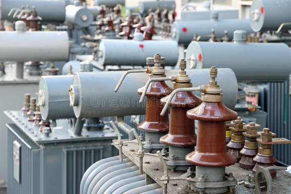 Transformador De Poder En Una Central Eléctrica Imagen de archivo ...