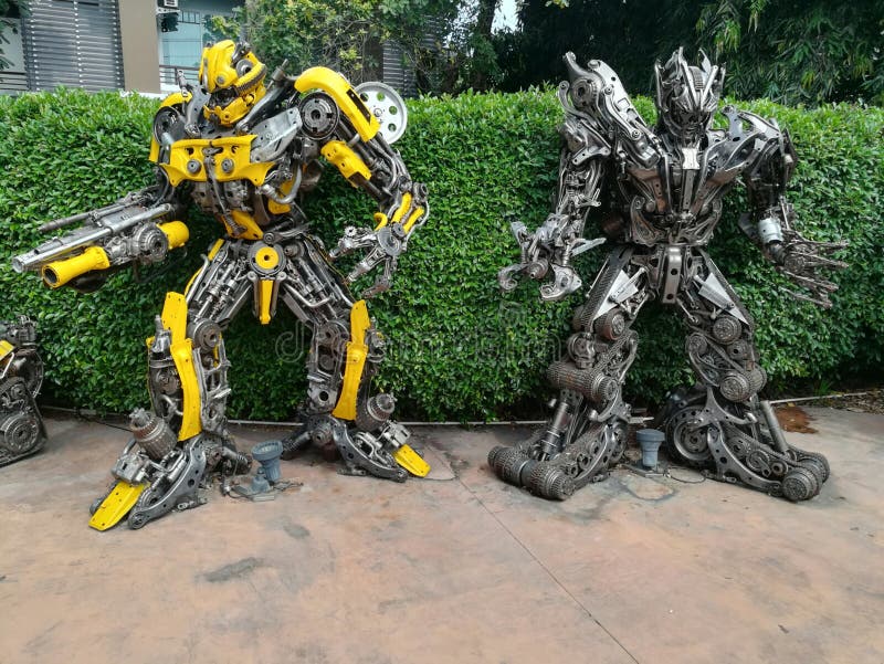 Transformer Bubbles Bee Robot Editorial Stock Photo - Image of weapon ...