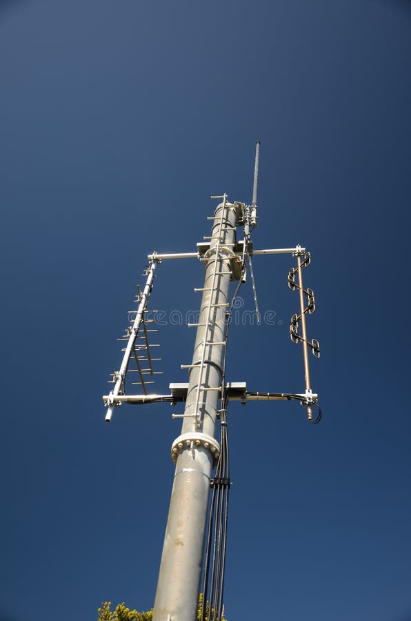 Transmitter mast stock image. Image of radio, electromagnetic - 102659039