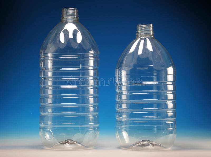 Transparante Plastic Flessen Stock Foto - Image of frisdrank, dranken ...