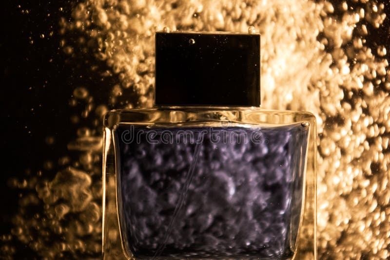 Transparency Container in Water Stock Image - Image of purity, drop ...