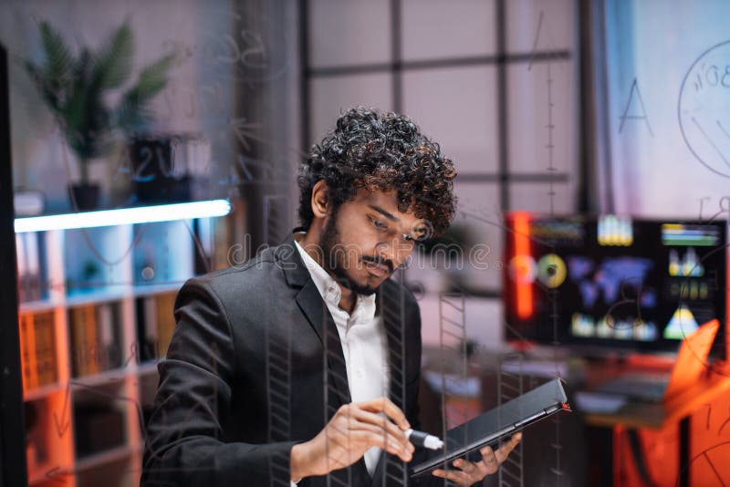 Transparent Glass Board, Project Management, Work Efficiency Concept ...