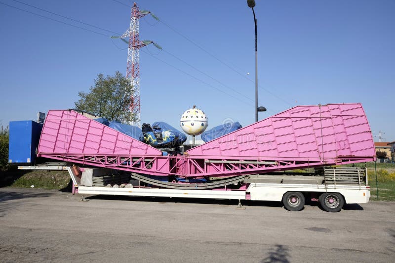 Transport De Camion De Carrousel Image stock - Image du été, coloré ...