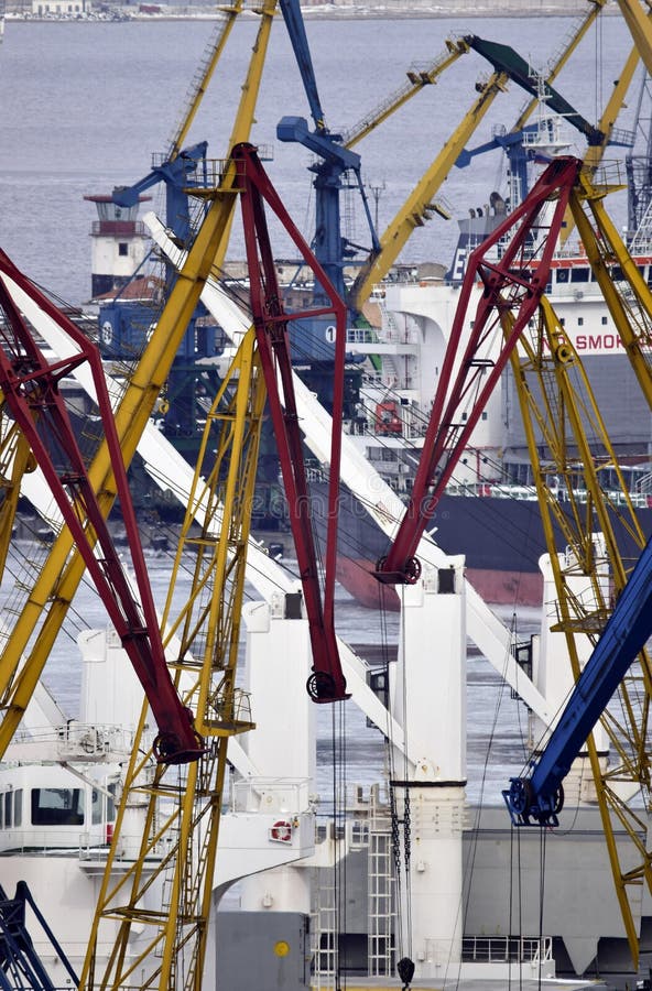 Cargo en mer photo stock. Image du transport, bateau - 31995202