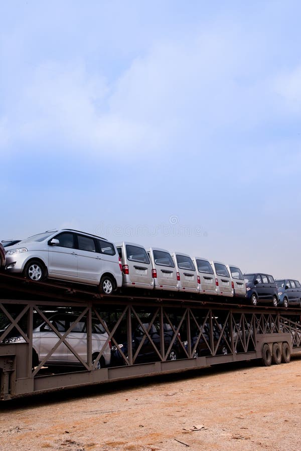 Transport de voiture image stock. Image du spécial, moteur - 30520907