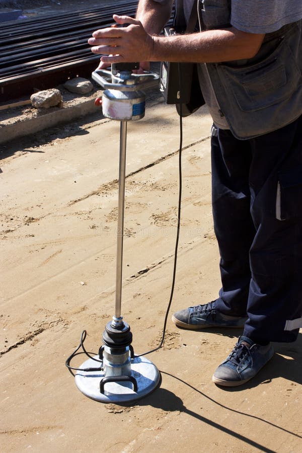 A Transport Engineering Instrument, a Lightweight Deflectometer ...