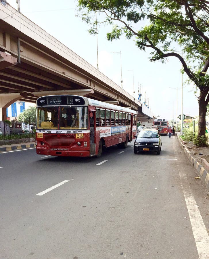 Transporte Público Na Índia De Mumbai Foto Editorial - Imagem de saques ...