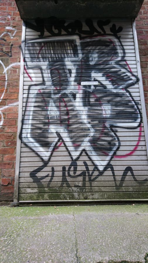 Trap editorial photo. Image of grafiti, trap, spraypaint - 164698371