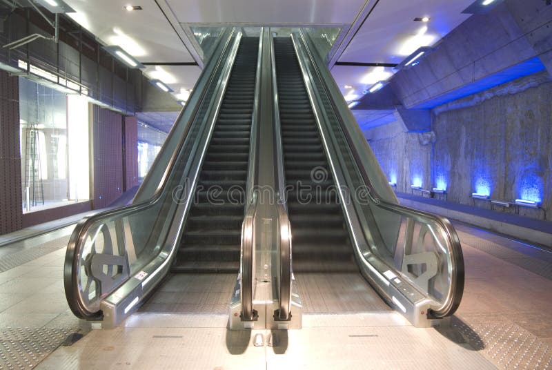 Trappa arkivfoto. Bild av plattform, trappa, symmetri - 12326792