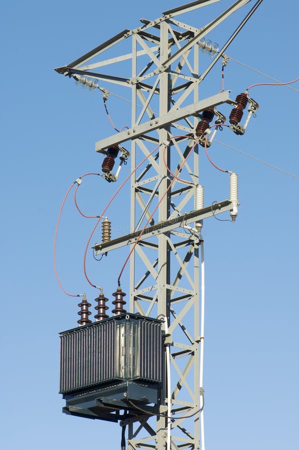 Trasformatore elettrico fotografia stock. Immagine di energia - 16654790