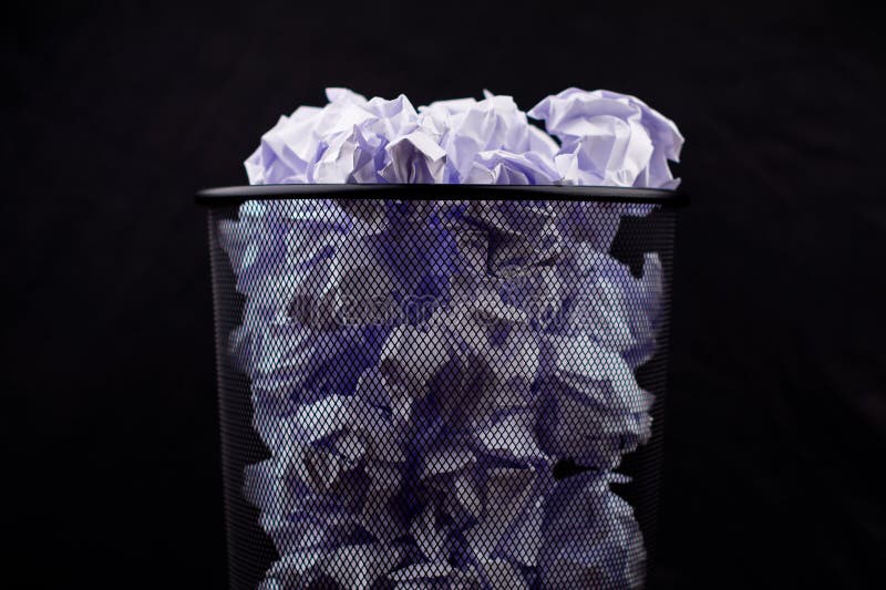 Can and Scrap Paper Photo of Black Trash Can and White Crumpled Paper ...