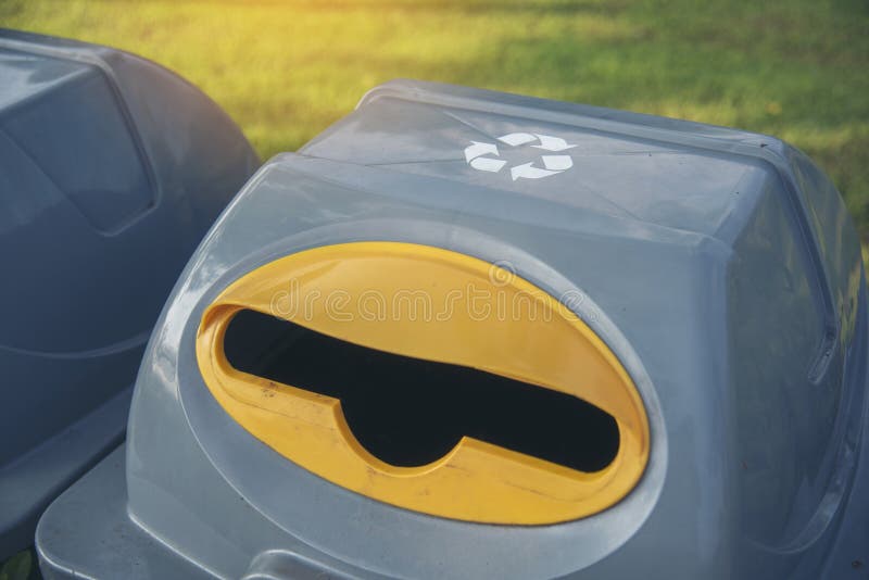 Trash Cans for Sorting Garbage Recycle Bin Waste Plastic Container ...