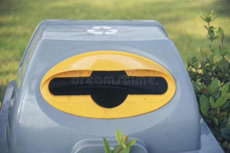 Trash Cans for Sorting Garbage Recycle Bin Waste Plastic Container ...