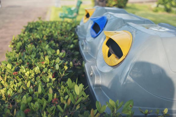 Trash Cans for Sorting Garbage Recycle Bin Waste Plastic Container ...