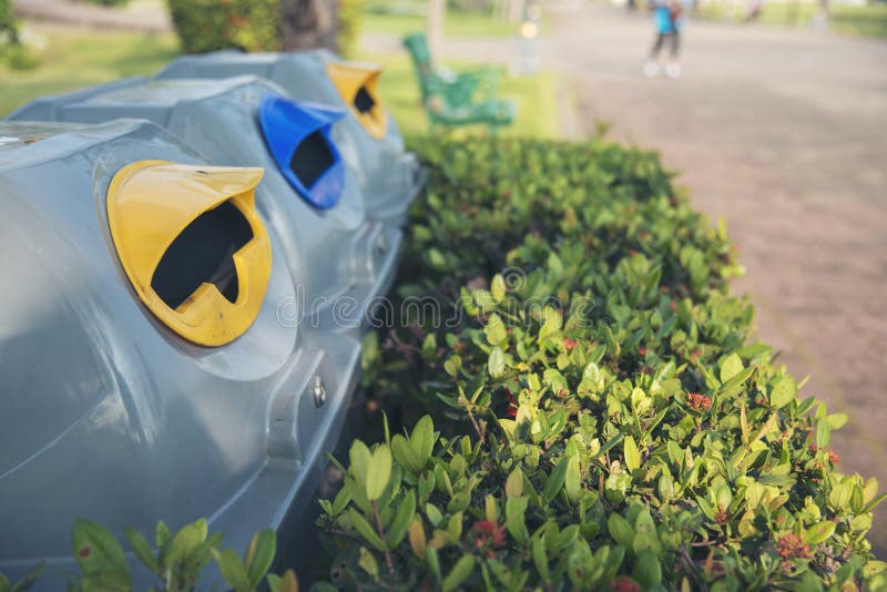 Trash Cans for Sorting Garbage Recycle Bin Waste Plastic Container ...