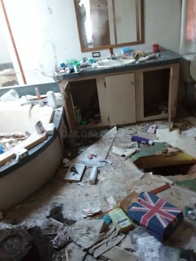 Trash an clean stock image. Image of mess, trash, work - 161380351