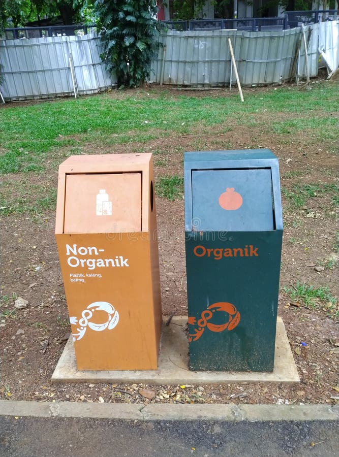 Trash Non Organik and Organik Stock Image - Image of advertising ...
