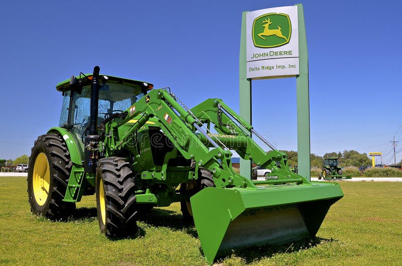 Trator de John Deere 6120E foto de stock editorial. Imagem de trator ...