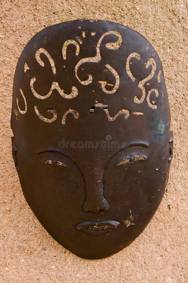Portrait De Femme Malgache Avec Le Masque De Tradytional Sur Le Visage ...