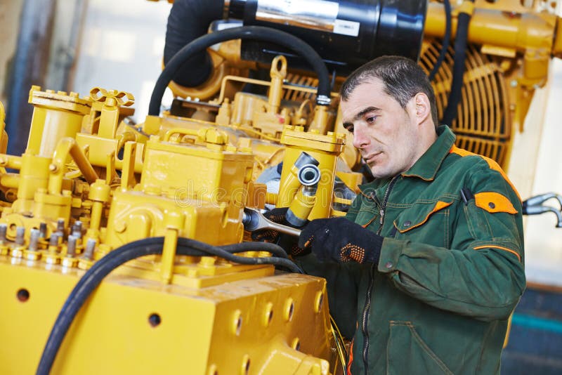 Assembleur Dans Un Ensemble Industriel - Assemblée Et Réparation Sur Le ...