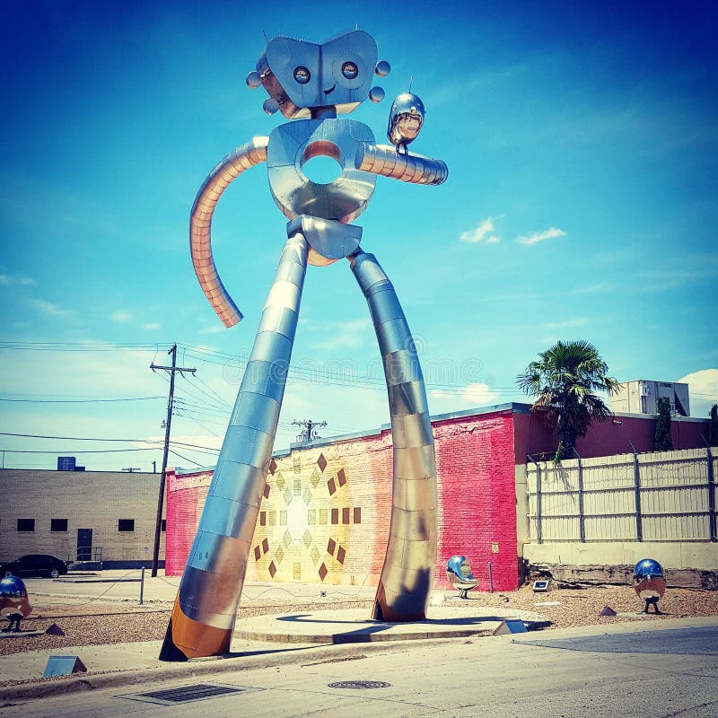 Traveling Man SculptureÂ editorial photo. Image of dallas - 96899336