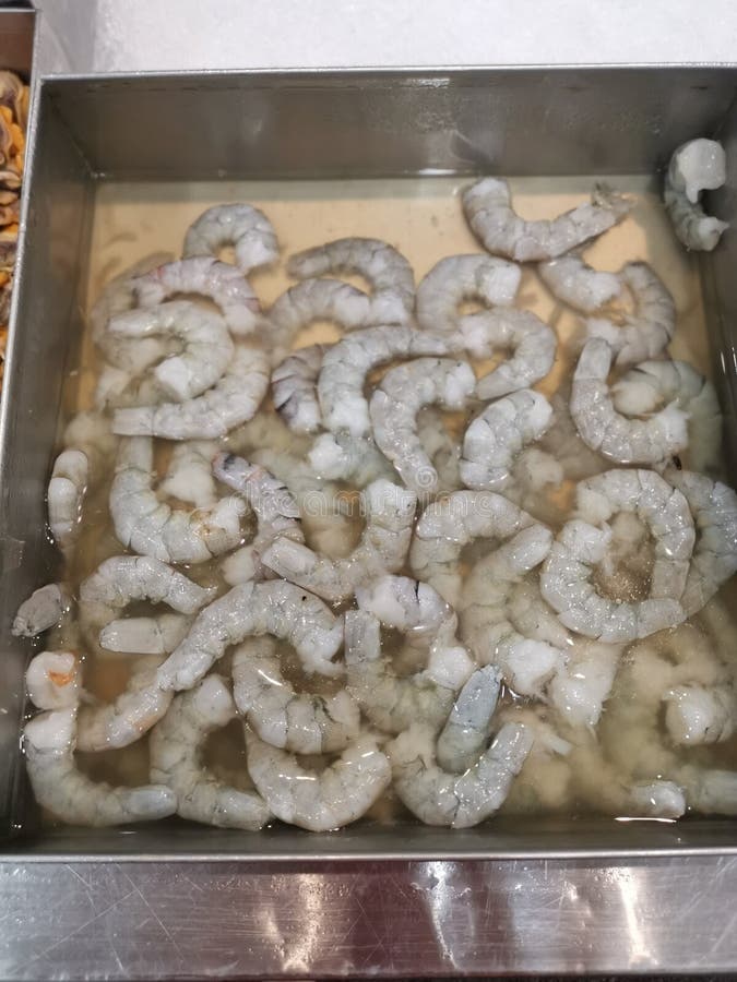 Tray of Fresh Peeled Prawns Stock Image - Image of fresh, background ...
