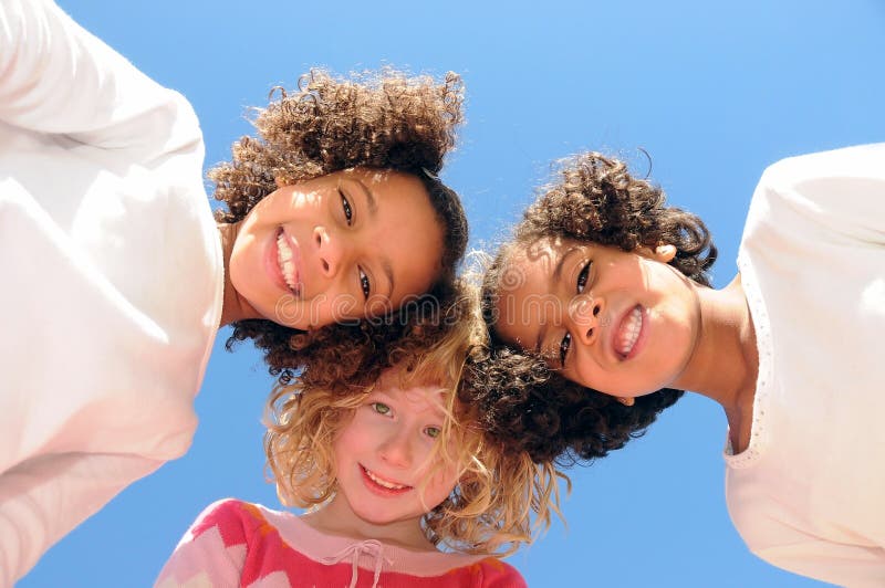 Tre amici fotografia stock. Immagine di americano, compagno - 7818594