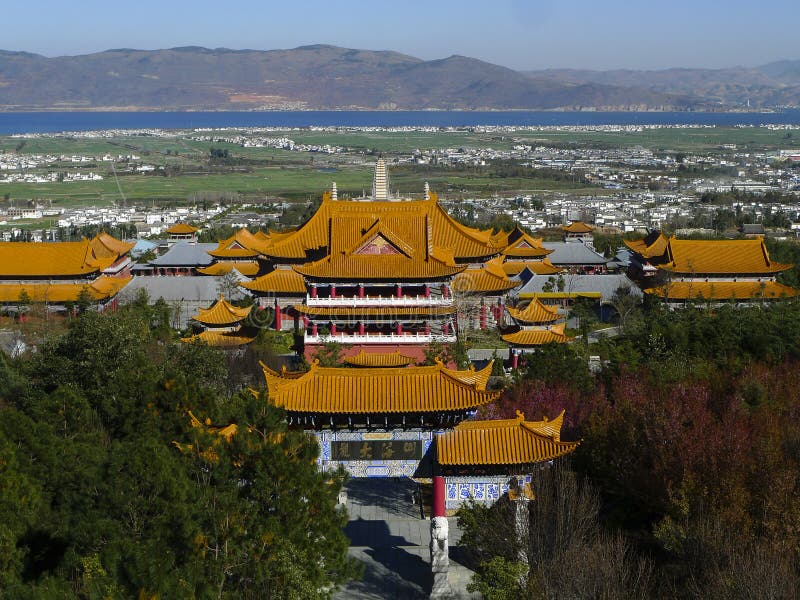 Tre Pagoder Av Chongshengtempel I Yunnan, Porslin Redaktionell ...